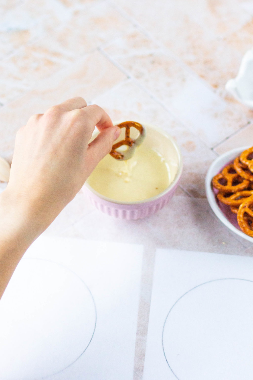 Helpot pretzel-kranssit - Pullahiiren leivontanurkka
